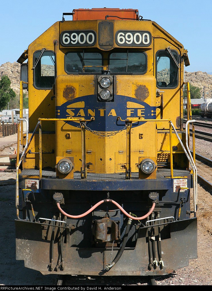 BNSF 6900